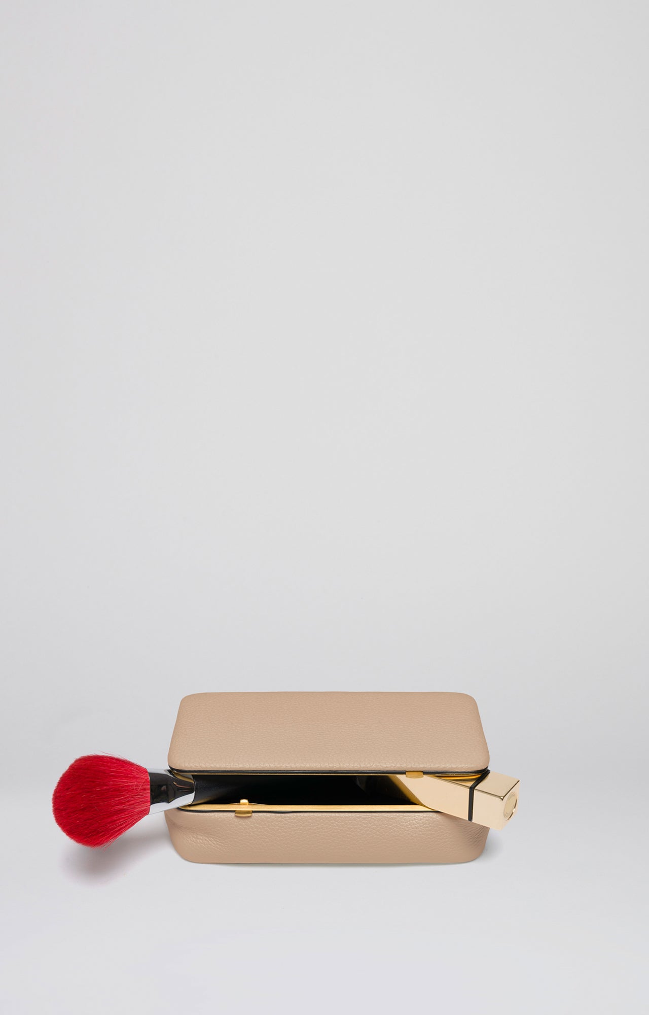 Emma | Sand – Lutz Morris